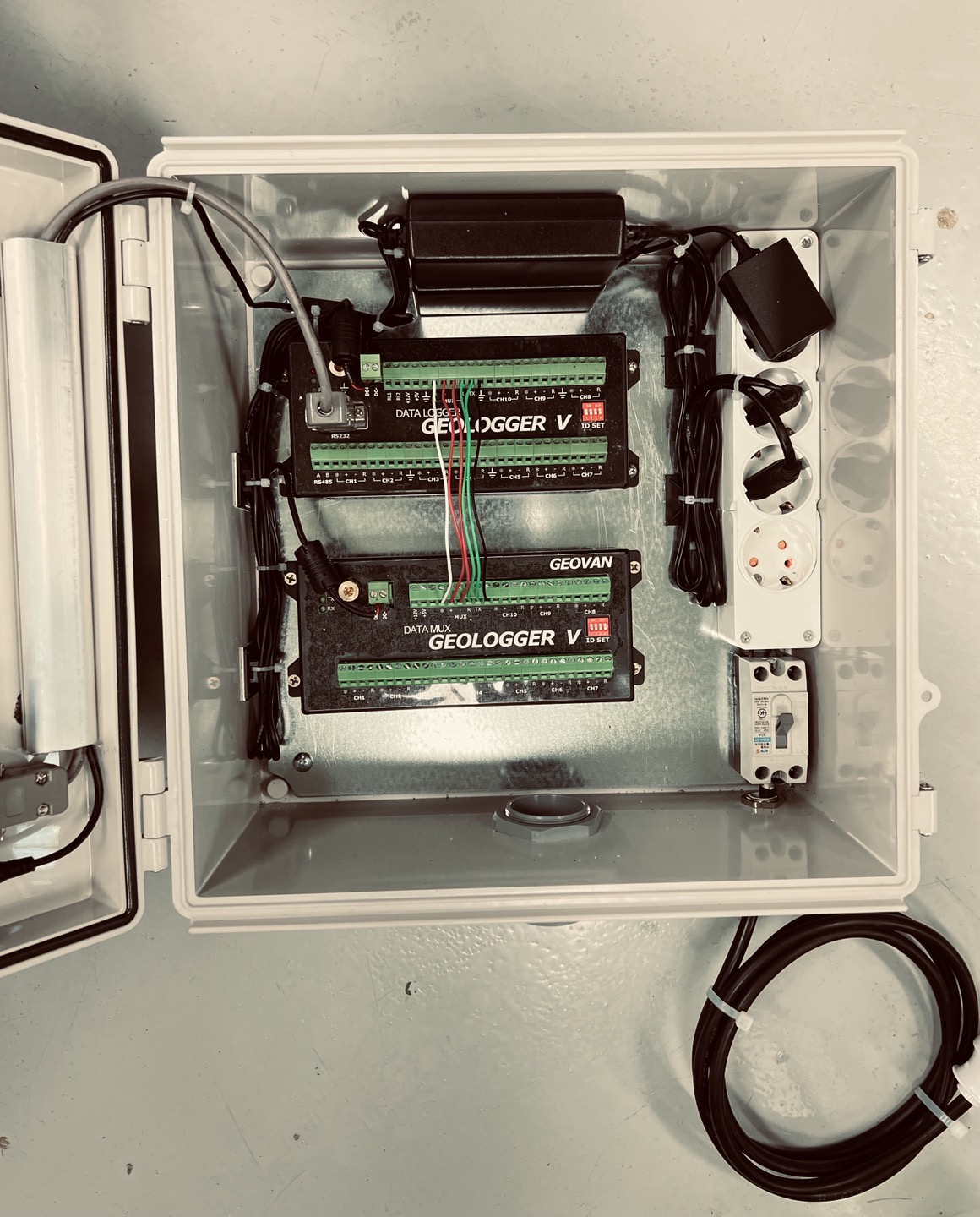 Re:데이터로거 확장용 멀티플렉스 모듈 Mux – (주)동아지반 – DongA-Geovan